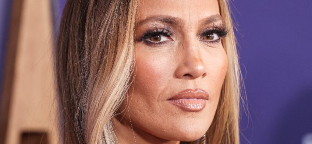 Jennifer Lopez moves on in 'pink Barbie dream' mansion