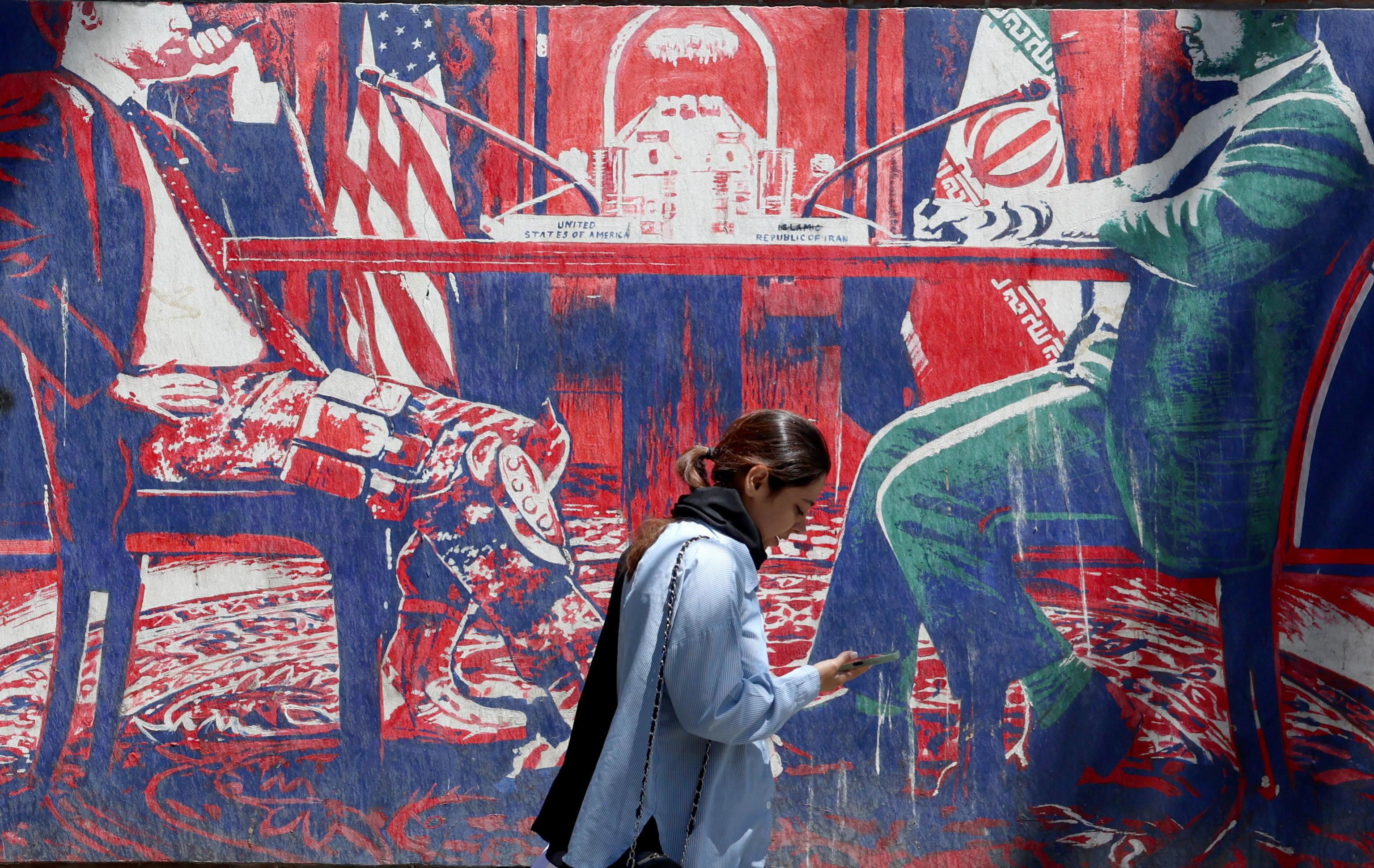 Iran, ballano le trattative: raid USA sulle basi di lancio. E Israele ...