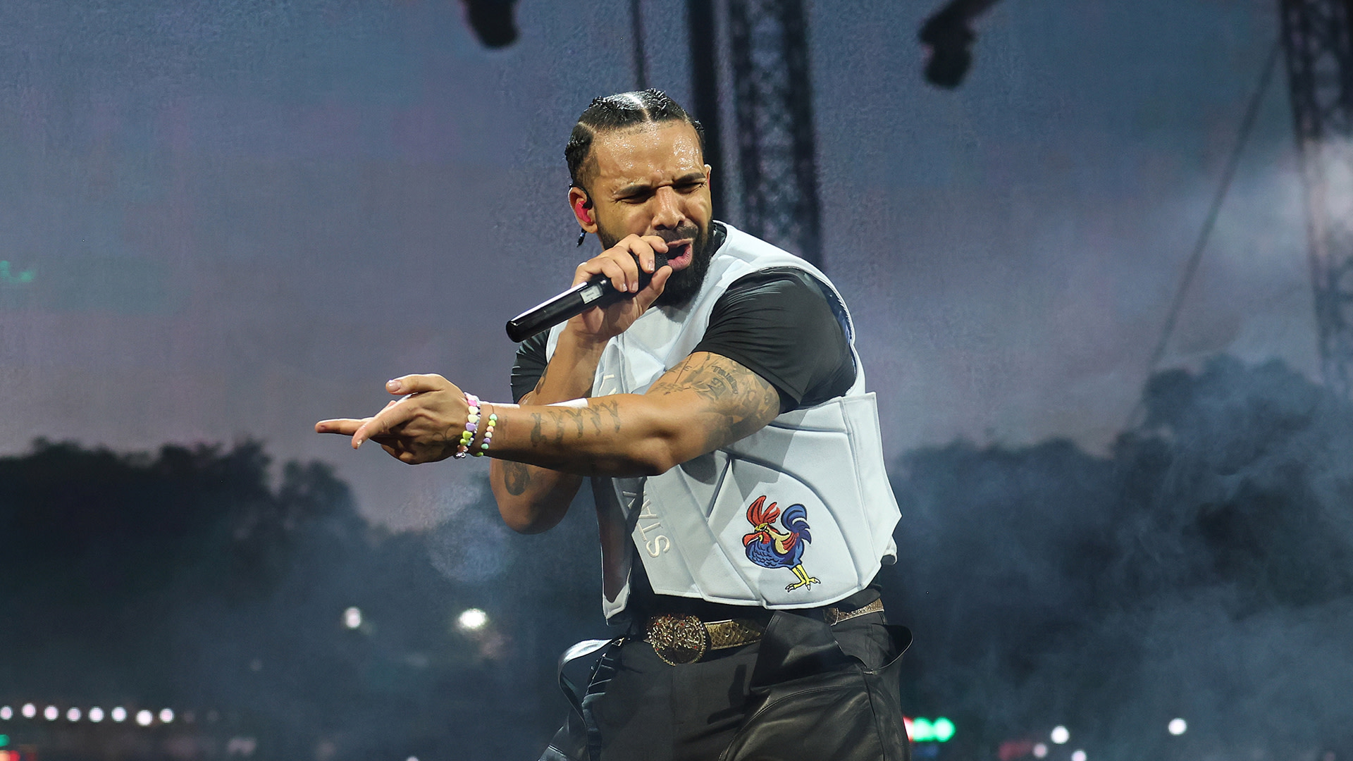 Drake charts 42 songs on the Billboard Hot 100, breaks Michael Jackson ...