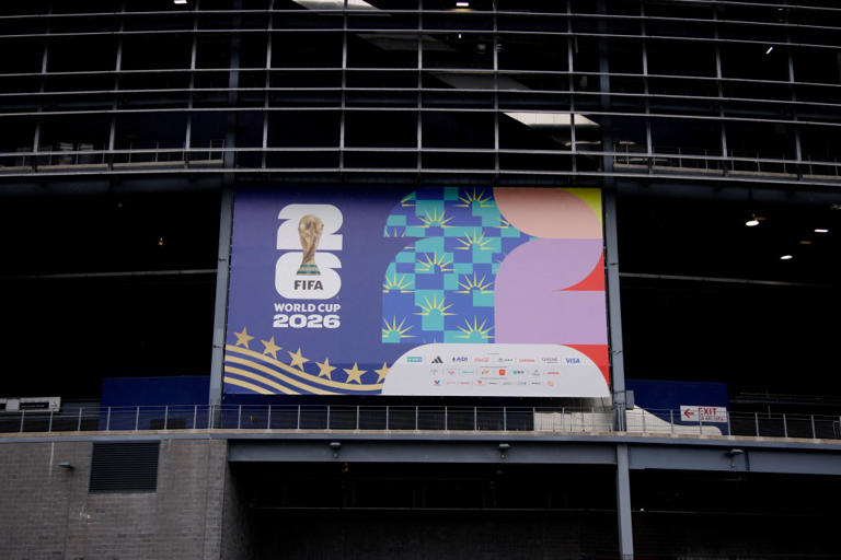 NBA vs. World Cup: Knicks fans, soccer fans may clash in NY transit chaos
