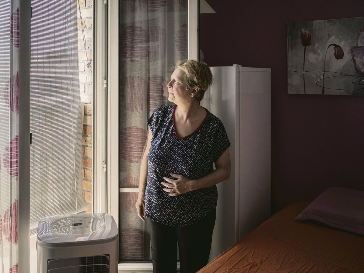 Canicule et précarité : à Paris, « nos appartements deviennent des ...