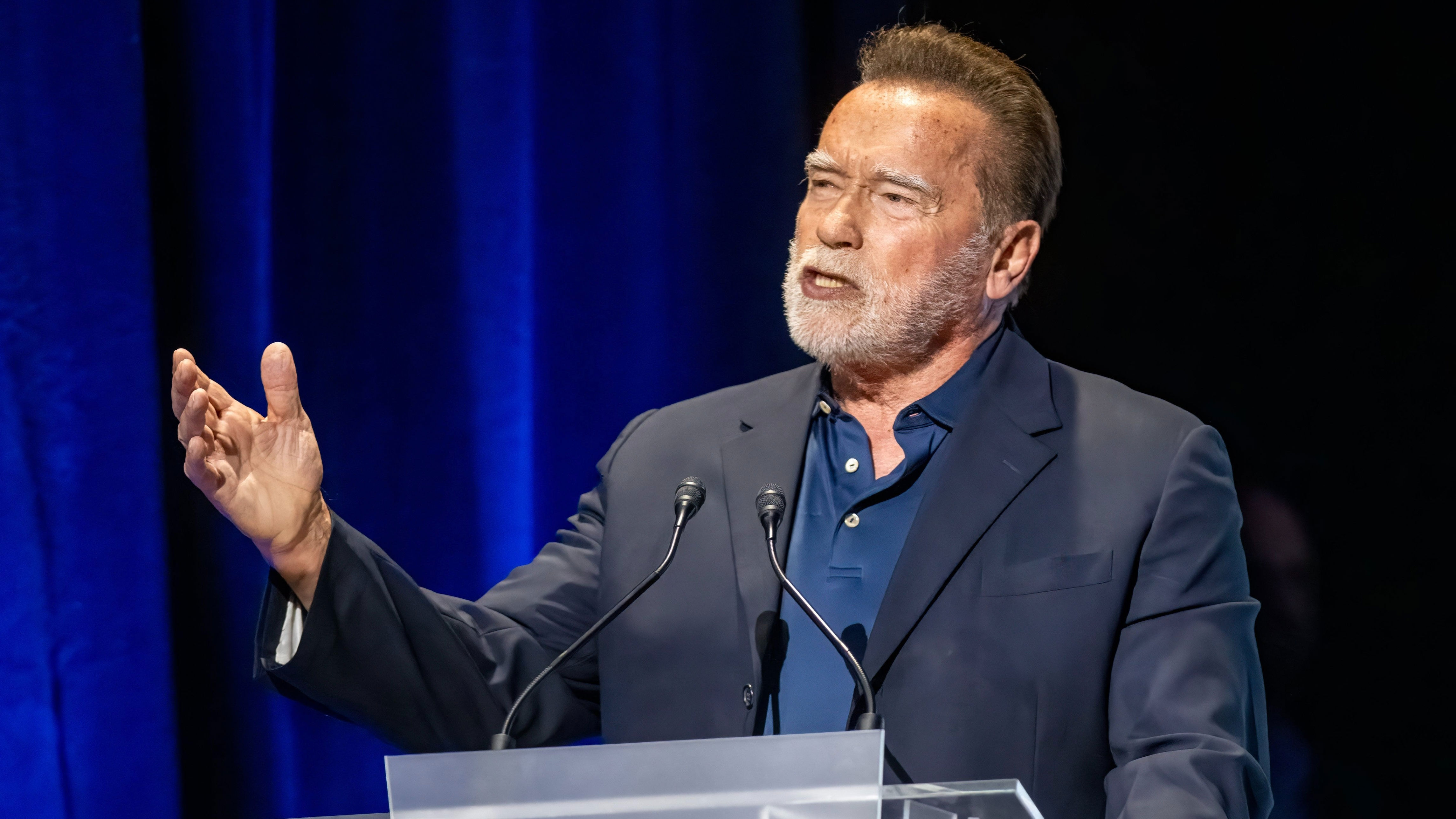 15 legendary Hollywood actors over 60 who still stay in shape