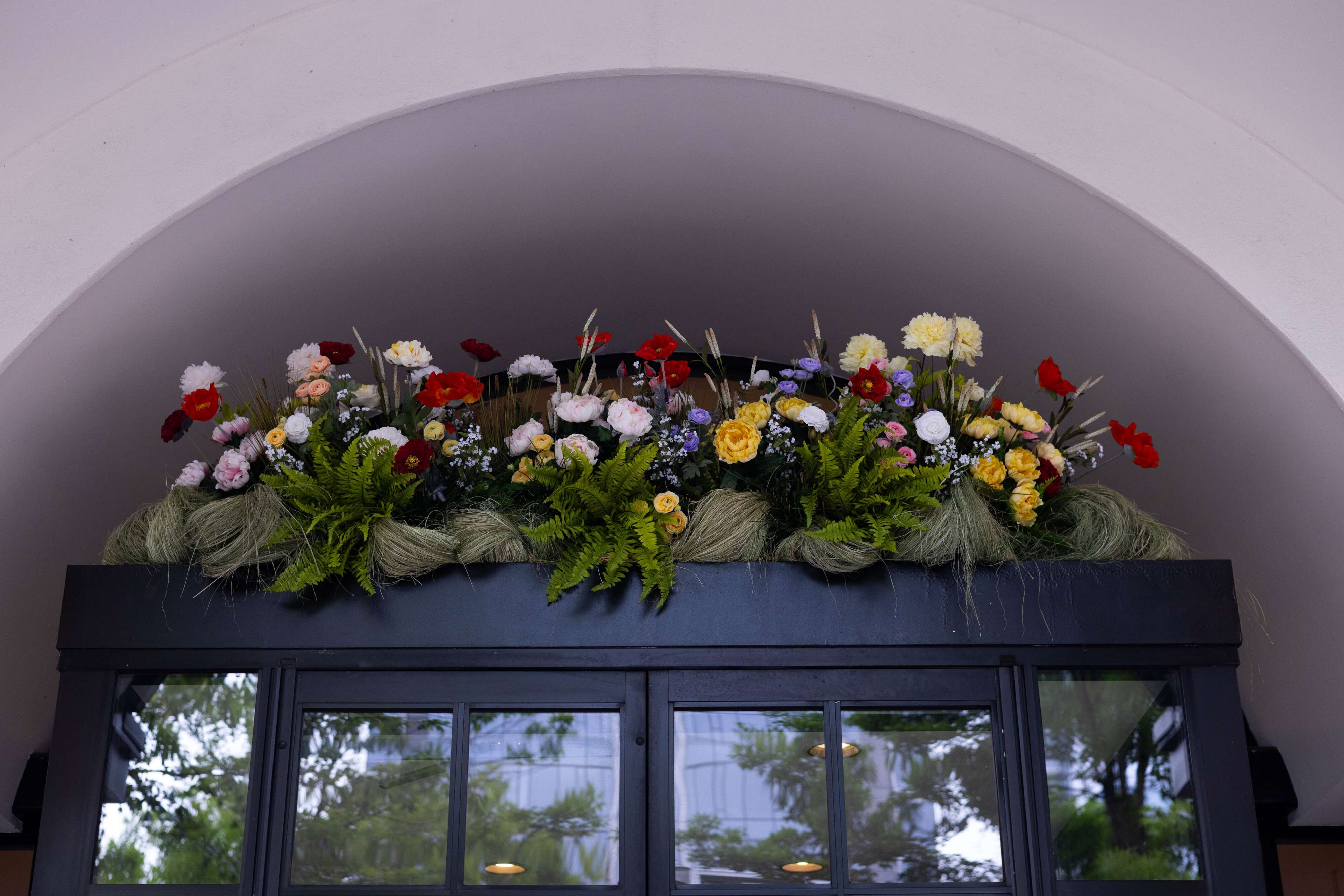 This 'stunning' floral walking tour is bringing foot traffic to ...