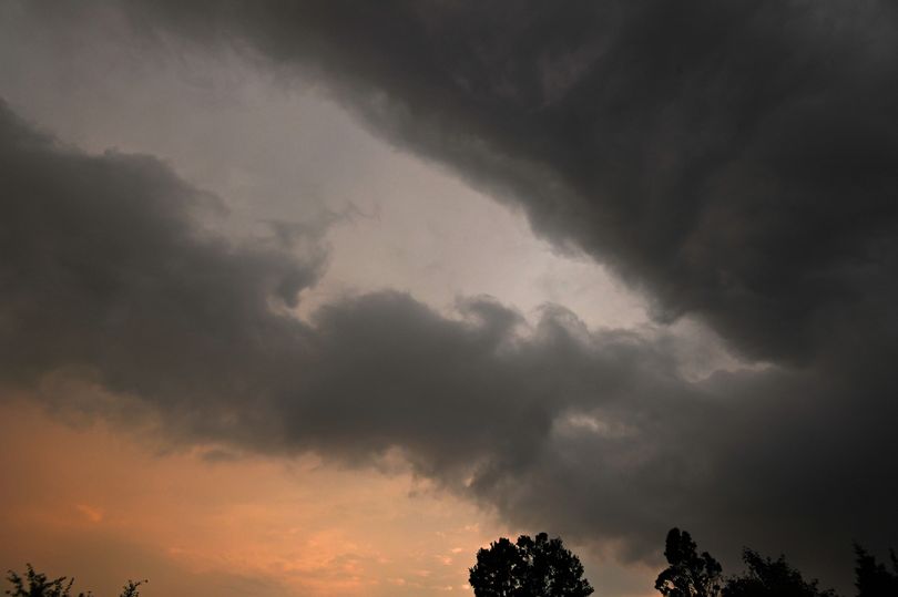 Met Office issues weather warning for intense thunderstorms tonight