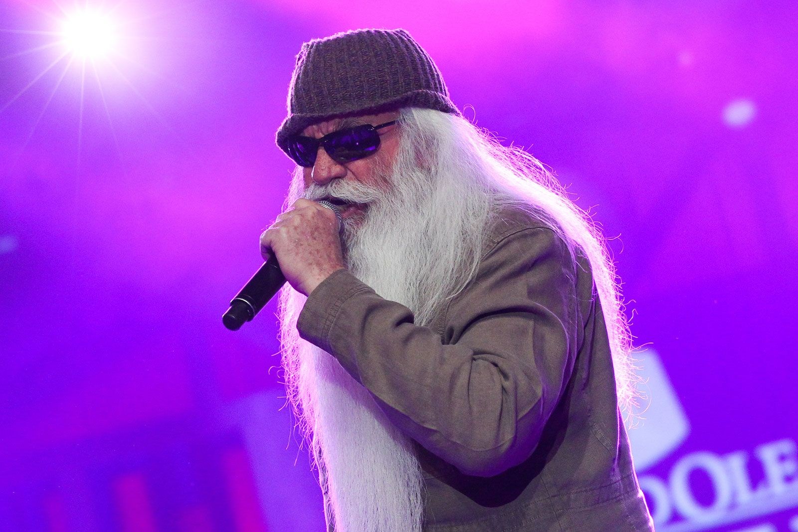 Can William Lee Golden and the Goldens head up the top videos of the week?