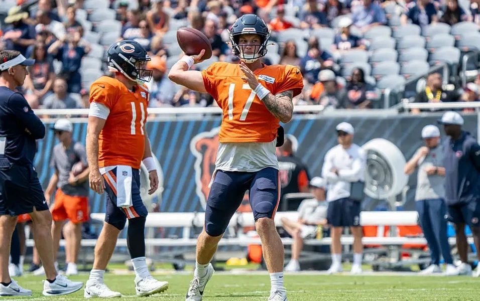 Colston Loveland coins 'Dr. Bagent' nickname for Bears QB