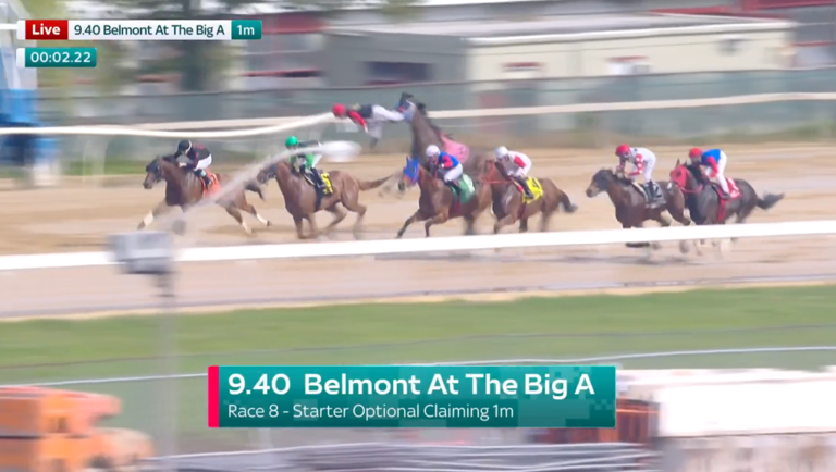 Jockey thrown off horse high into air in scary Aqueduct scene