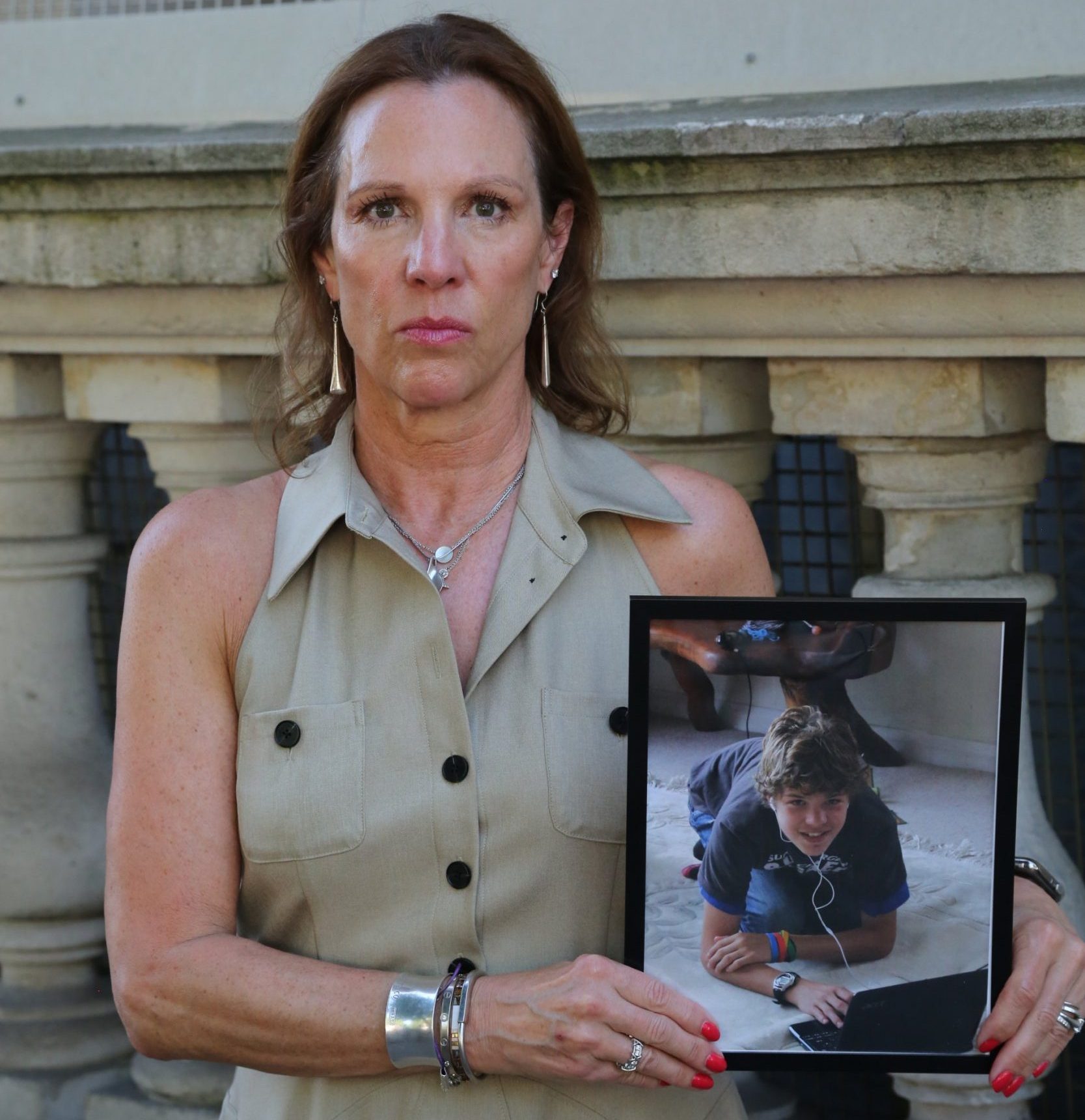 Parents demand Starmer kicks kids off social media before 'more lives lost'