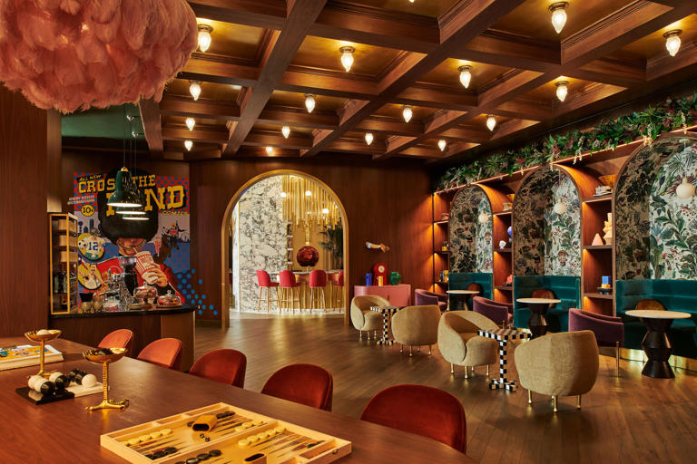Where to stay in Dallas if you like to eat