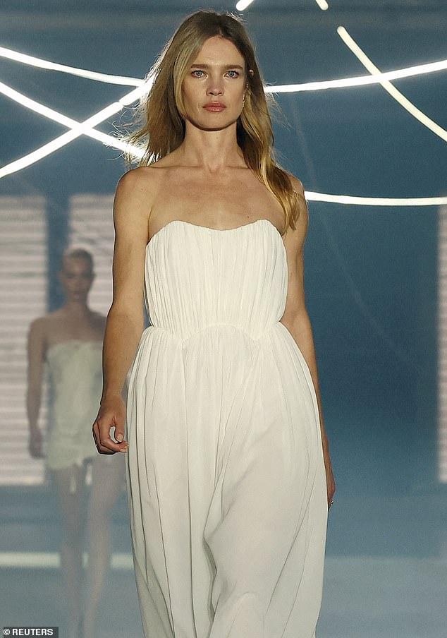 Vogue model is expecting her sixth baby at age 44 after marrying into ...