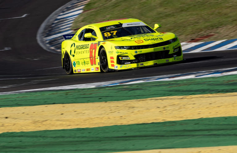 Jorge Martelli mira pódio em Interlagos na terceira etapa da NASCAR Brasil