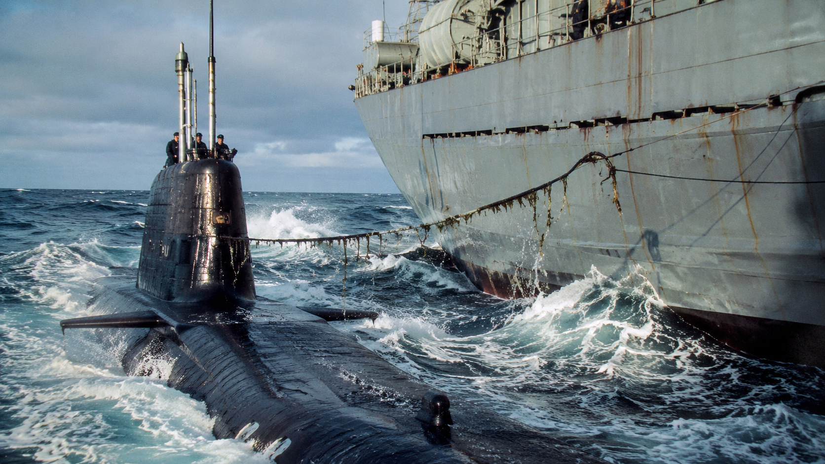 The British submarine raid that stole a Soviet sonar array under their hull