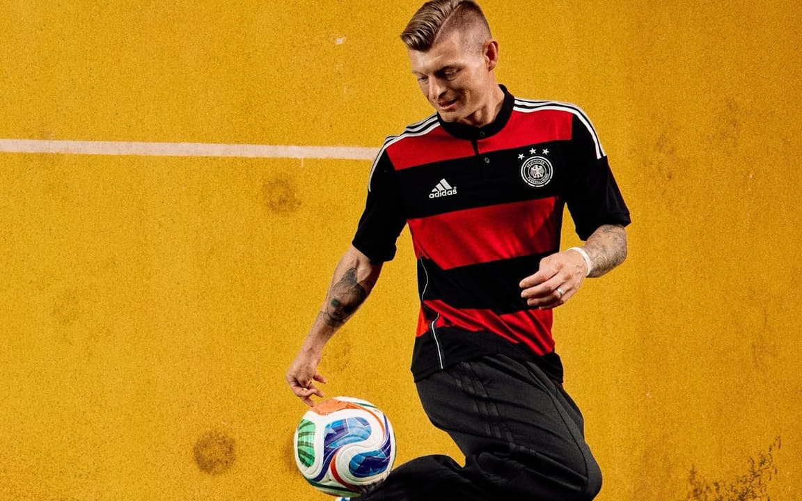Camisa da Alemanha que homenageia Flamengo e foi usada no 7 a 1 é relançada