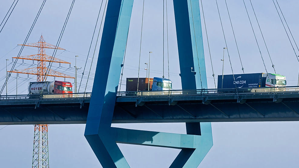Edmonton debates $1.3B mega bridge to replace High Level