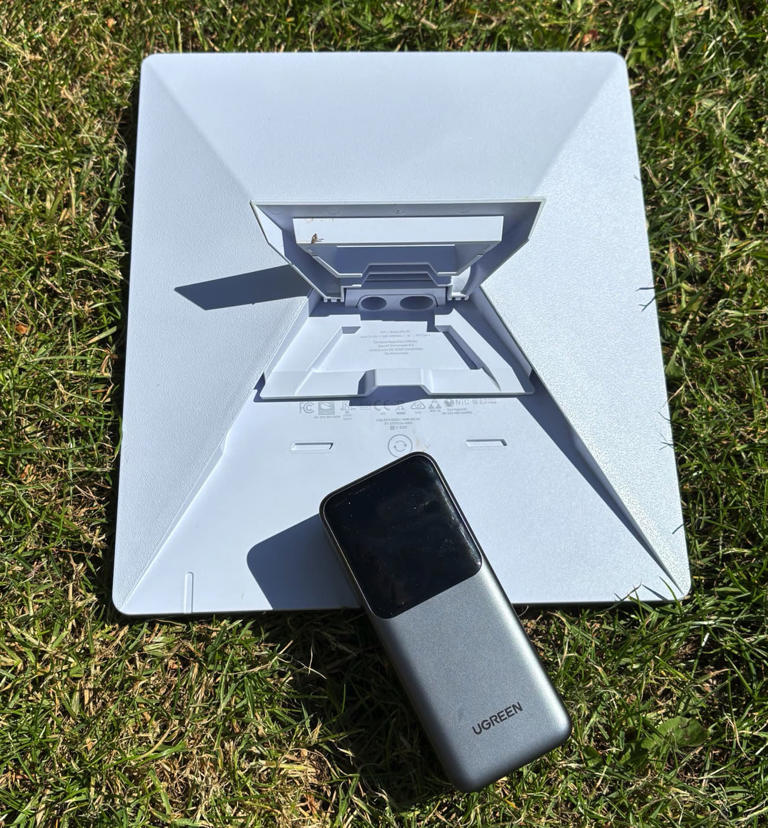 Starlink préparerait une antenne Starlink Mini avec une batterie intégrée
