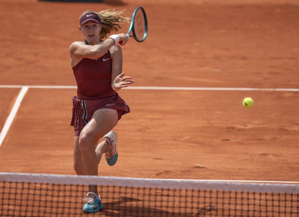 Mirra Andreeva eases through French Open first round