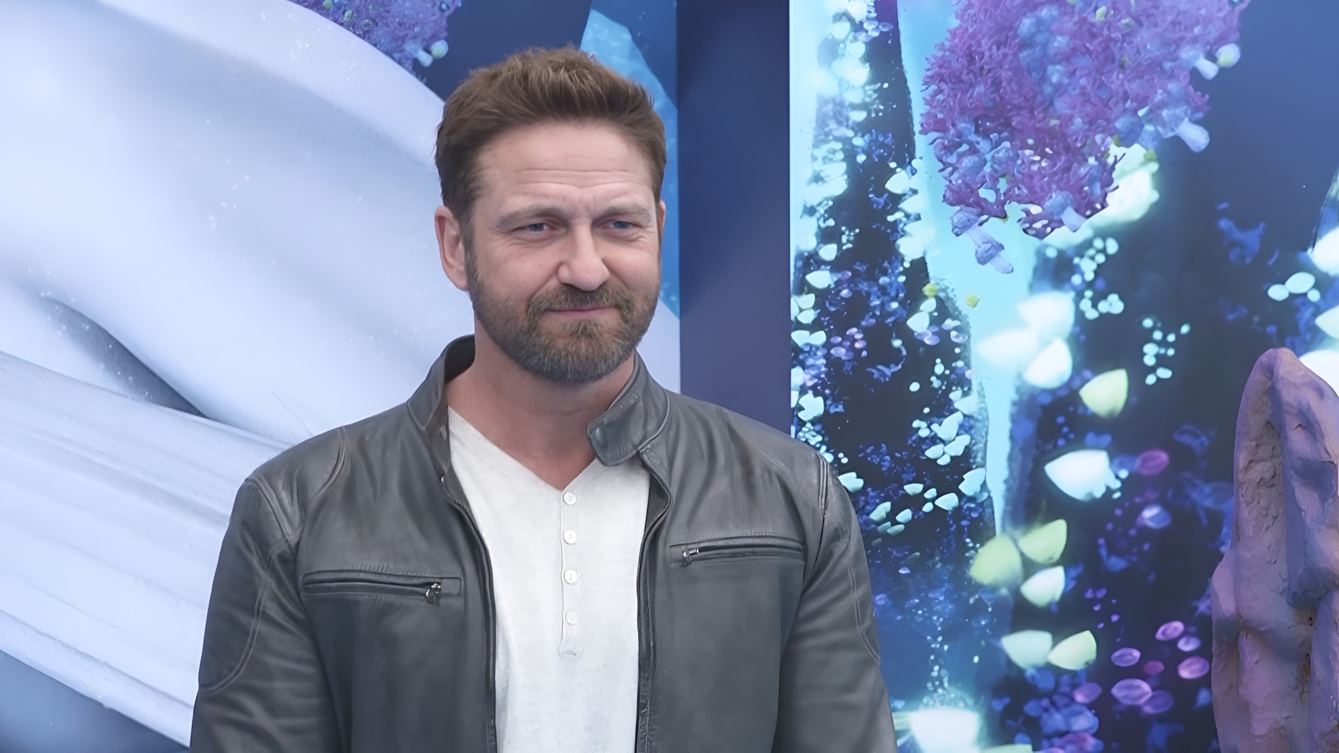 Gerard Butler takes the World Cup by storm in 'The Nest'
