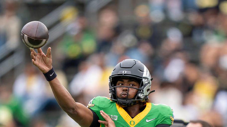 Oregon trending towards blue chip recruit at quarterback