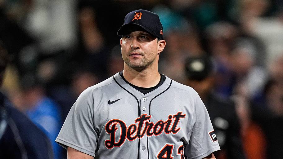 Red Sox wasting time keeping rookie over Tommy Kahnle