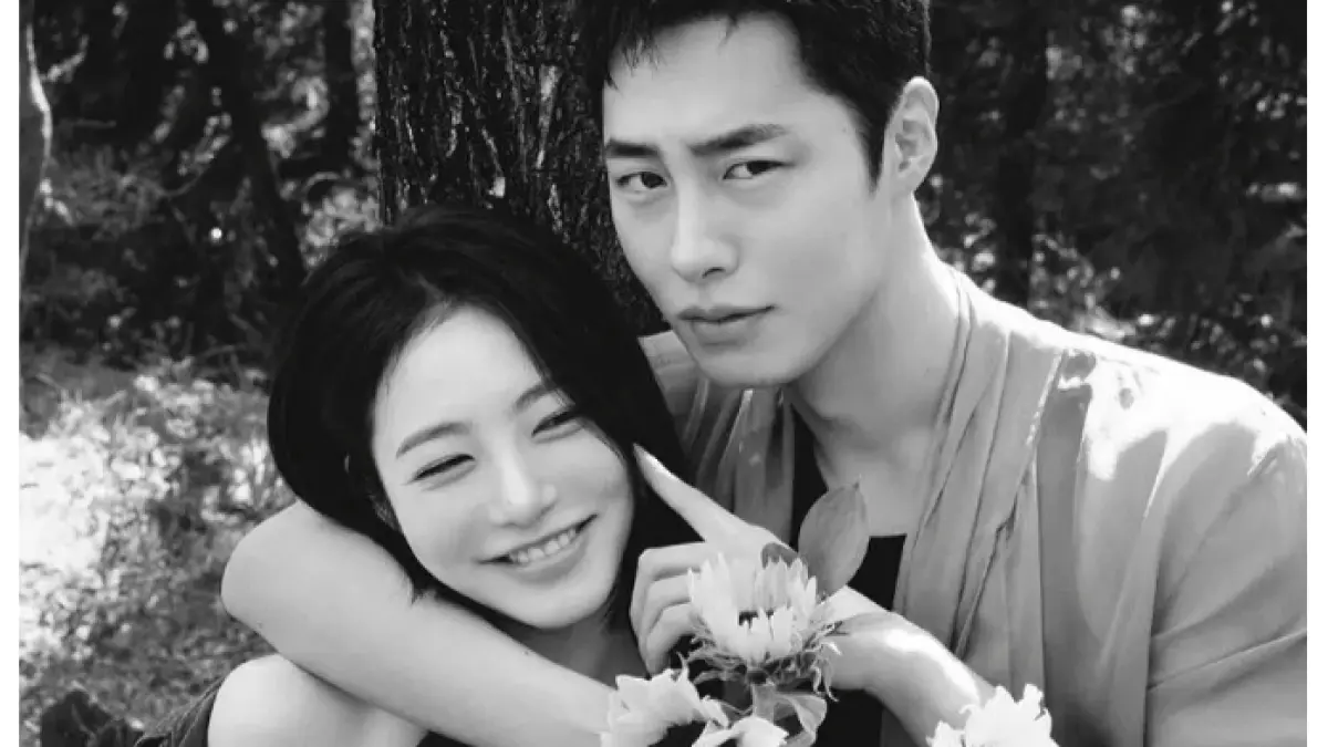 Tampil menawan, Lee Jae Wook dan Shin Ye Eun jalani pemotretan dengan ...
