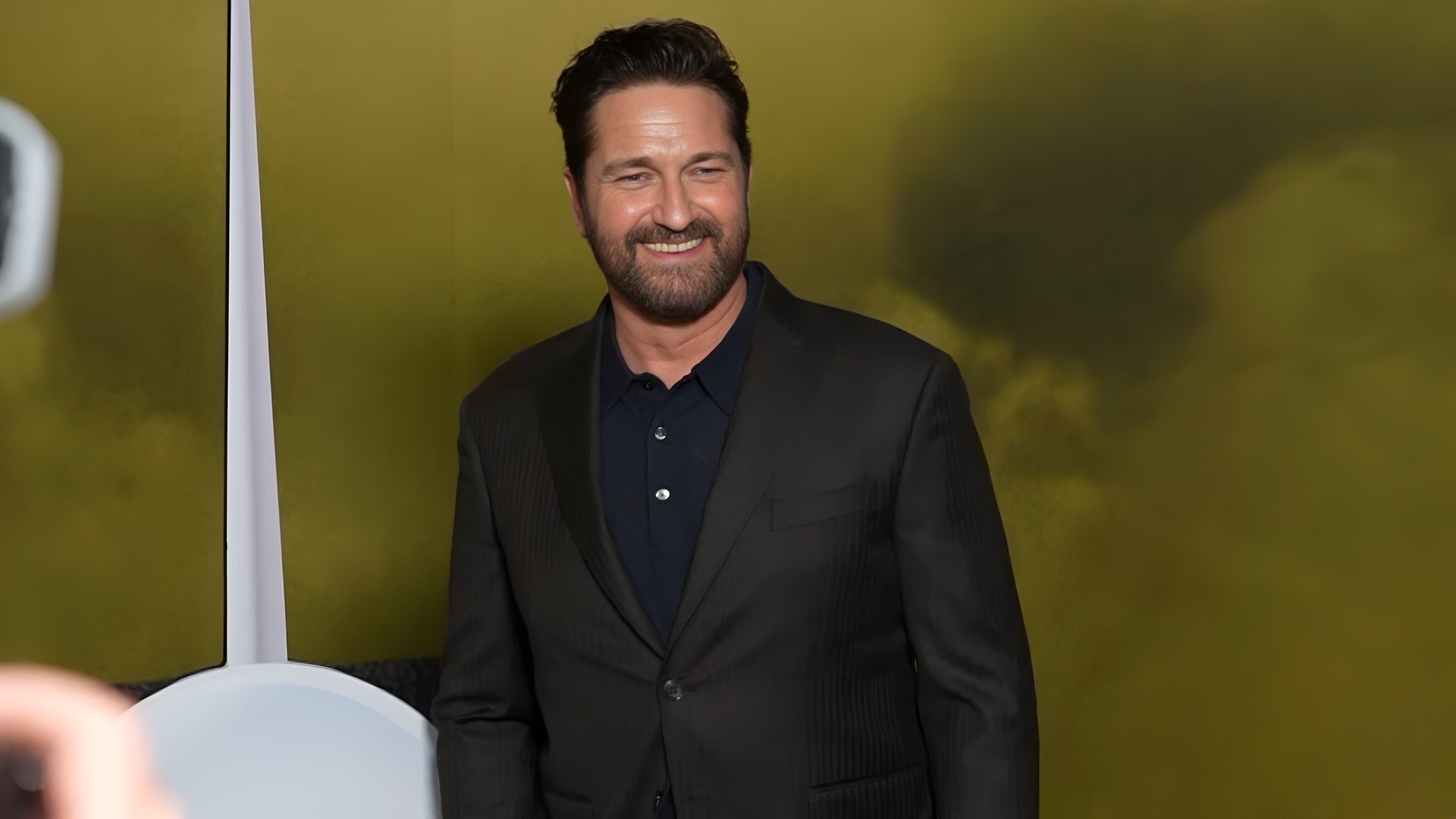 Gerard Butler takes the World Cup by storm in 'The Nest'