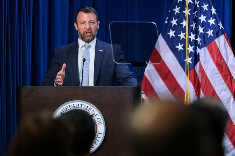 US drawing up plans to halt immigration, customs processing at ...