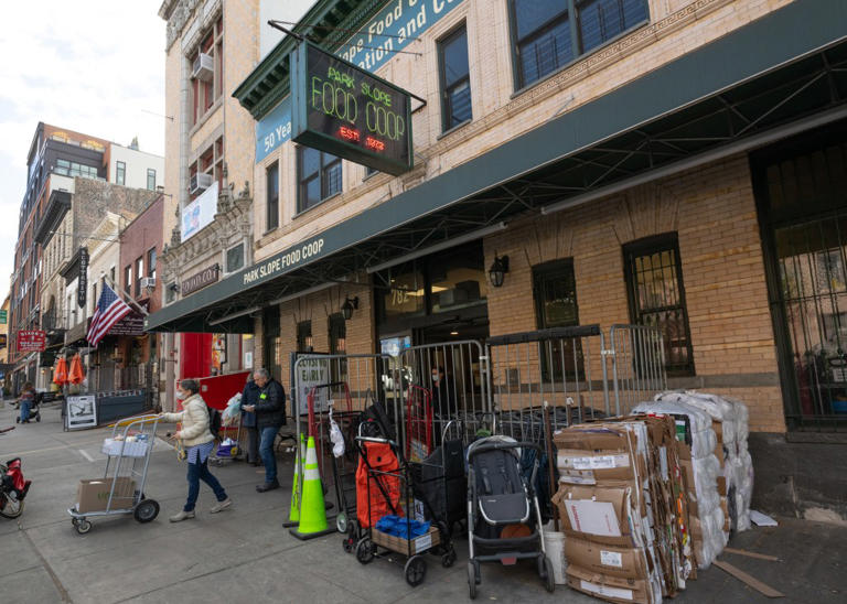 Park Slope Food Coop passes controversial Israel boycott in divisive ...