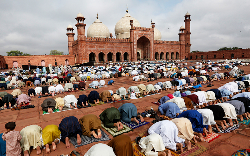 Pakistan Celebrates Eid Ul Adha With Religious Spirit ...
