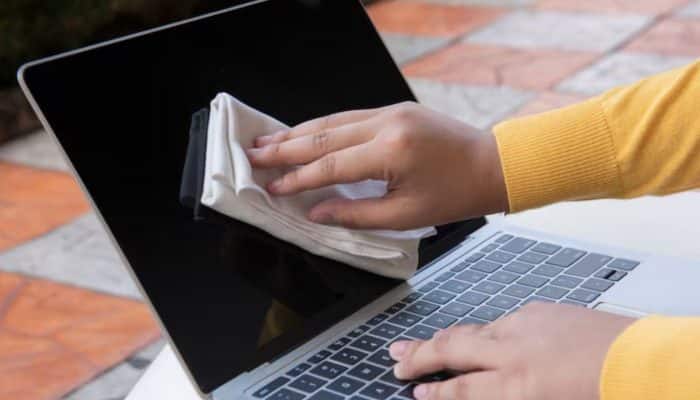 Hack of the day: Safest way to clean laptop screen without scratches or ...