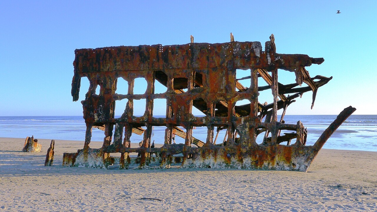 Astoria has it all: Victorian houses, a 4-mile bridge, and a beached ...