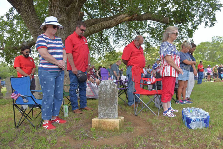 Bastrop honors veterans at Memorial Day ceremony. See photos