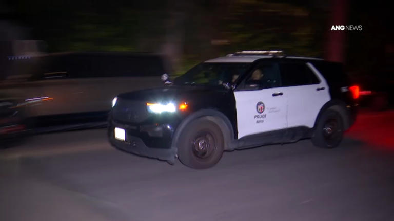 Private security guard spooks armed would-be burglars in Westwood