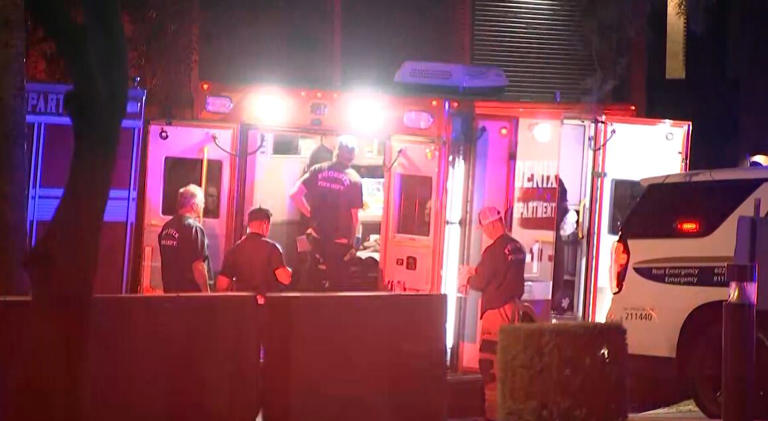 Man cut with knife during robbery in downtown Phoenix