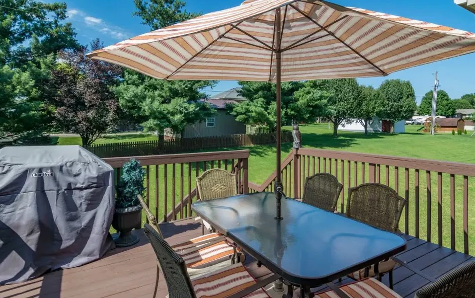 Patio umbrella kills woman during sudden storm in SC