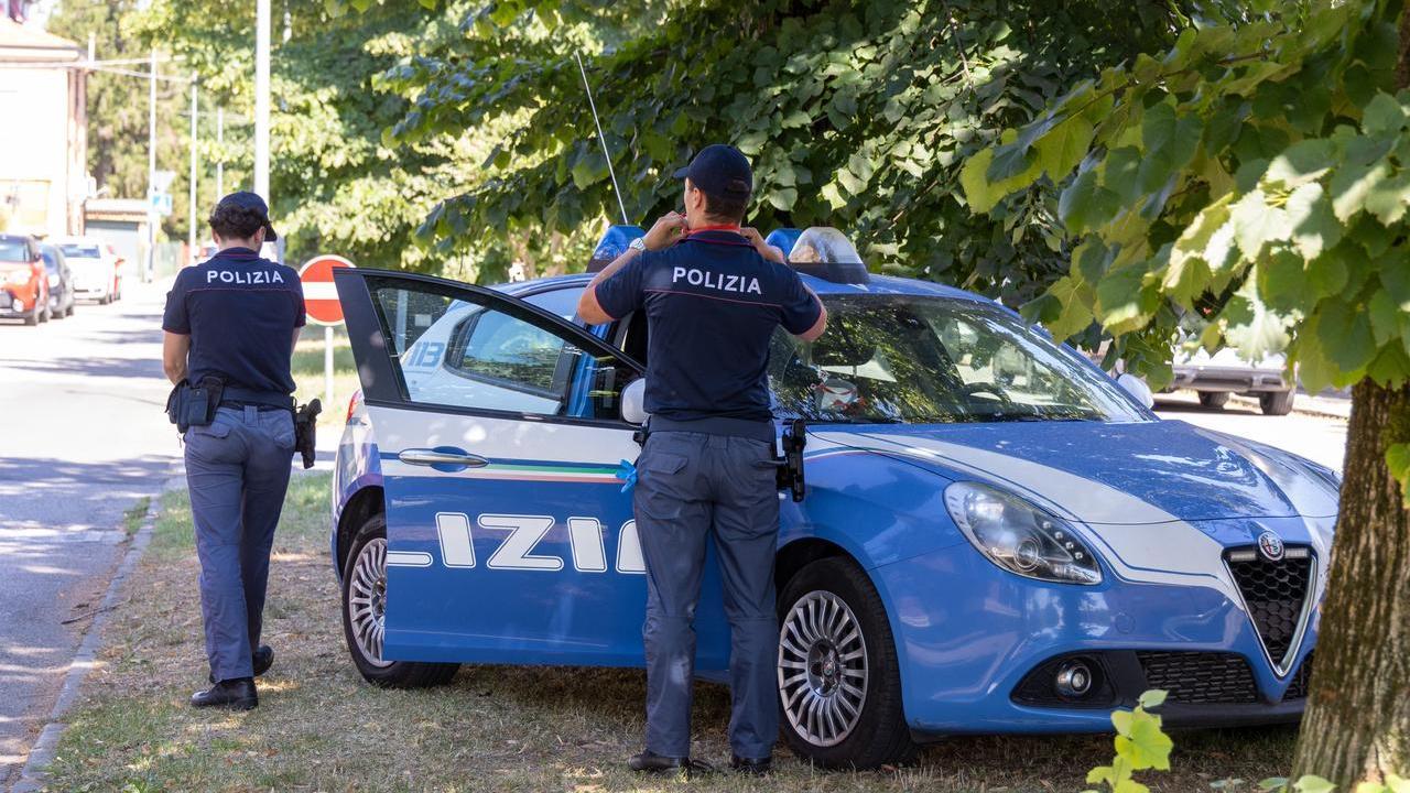 Ferrara, rapina mamma e bambina: voleva l’auto per fuggire