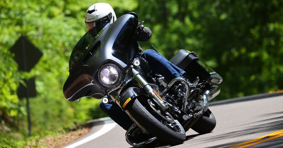 Pirelli Diablo Powercruiser tire review