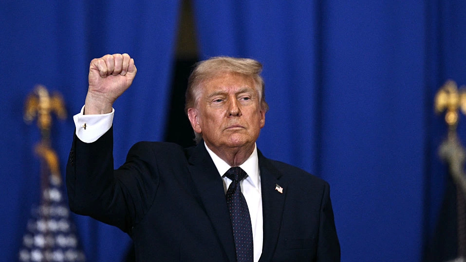Poll shows steep drop in public confidence in Trump's health