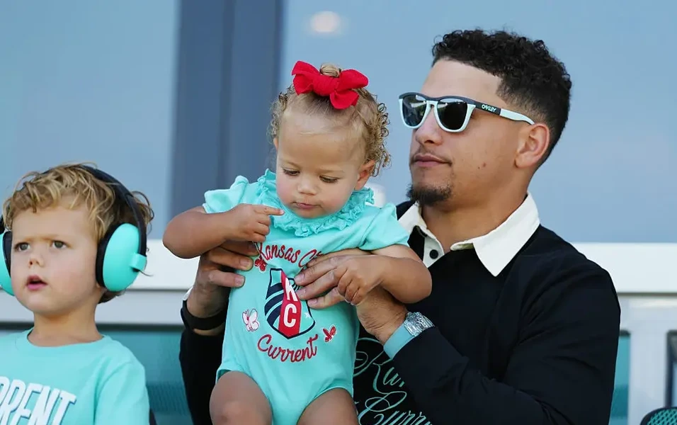 Mahomes family enjoys KC Current win with kids' face paint fun