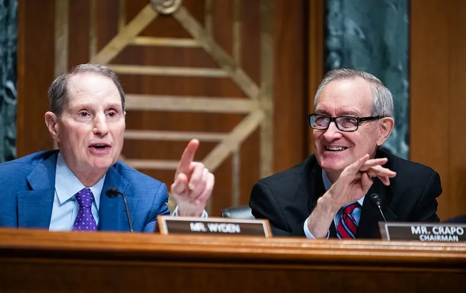 Senate Democrats push bipartisan probe into Trump IRS deal