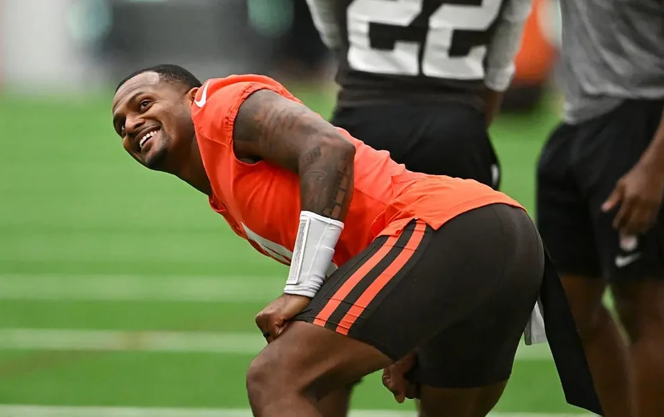 Watson emerges as frontrunner in Browns' QB battle
