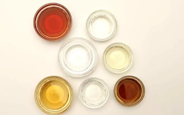 Vinegar cleaning tips every home needs