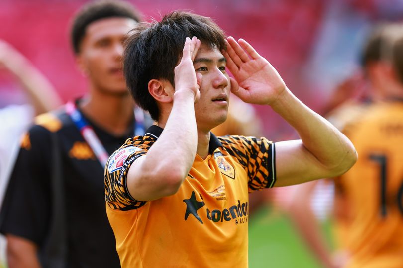 Yu Hirakawa opens up on Hull City future as Bristol City transfer ...