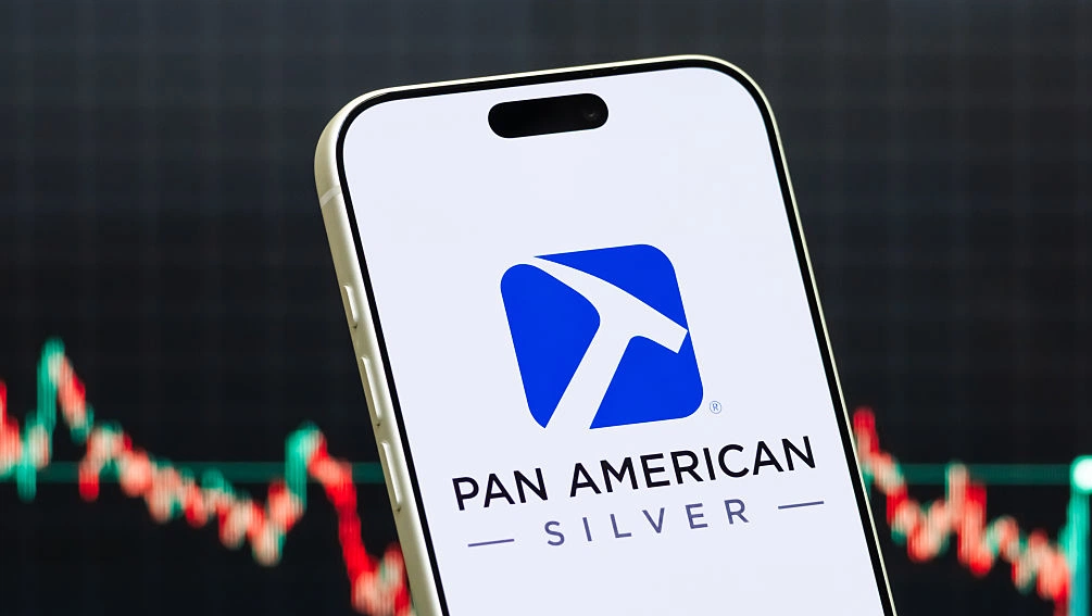 Silver charts signal potential drop to $28–$25 buy zone