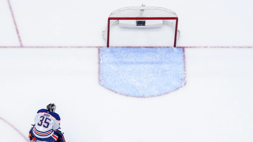 Oilers under pressure to fix goaltending after Jarry flop