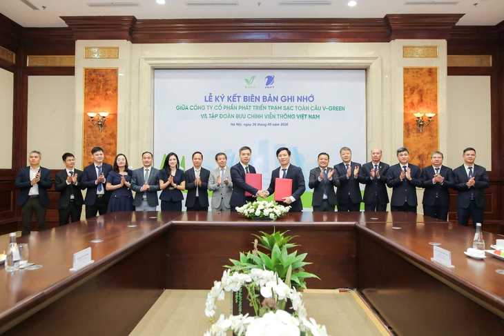 V-Green, VNPT hợp tác mở rộng trạm sạc và tủ đổi pin xe điện