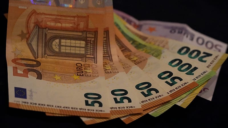 Avrupa'da 100 bin avro brüt maaştan vergi sonrası ne kaldı?