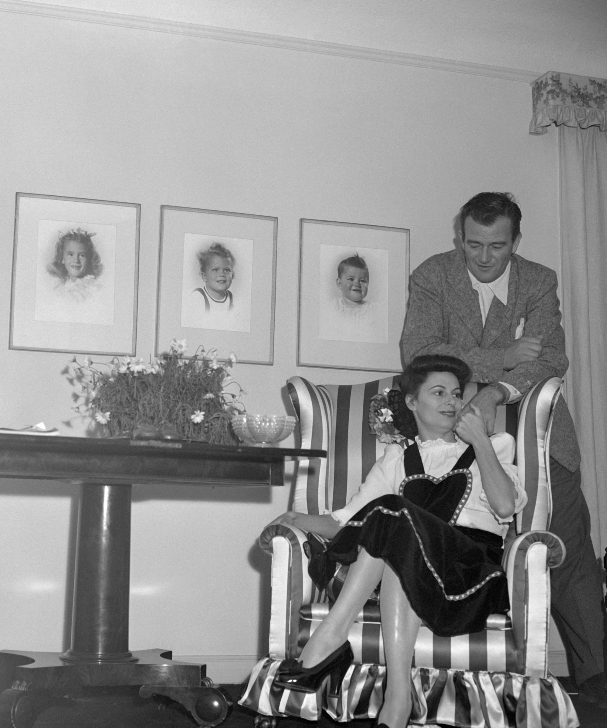 John Wayne used a bold accent chair to add personality to his '40s ...
