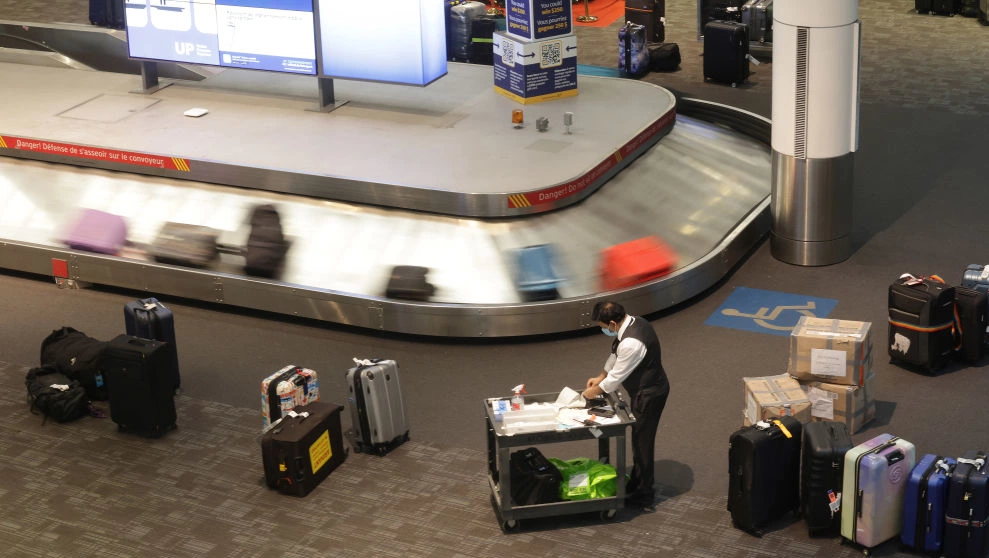 Ottawa commits $1.3B to tighten border after baggage scam