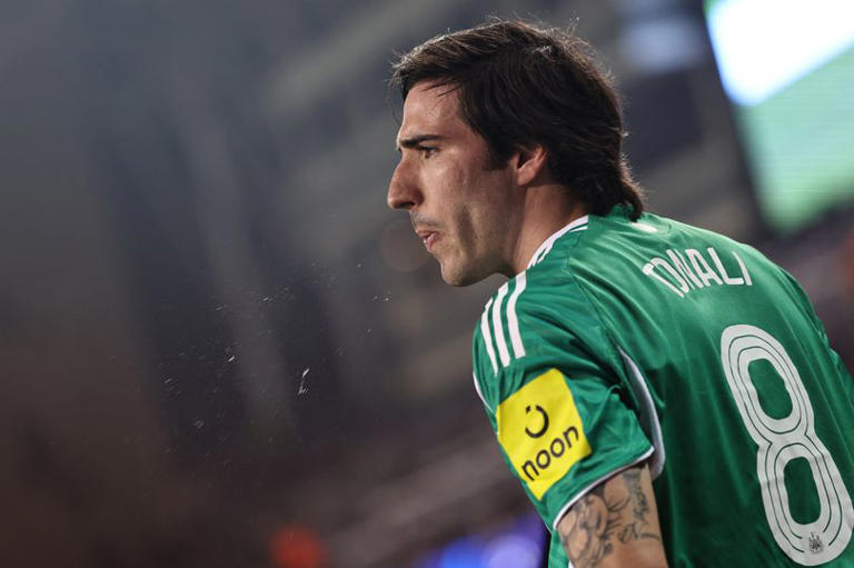 Man United blocked from offering Sandro Tonali and Ederson dream ...