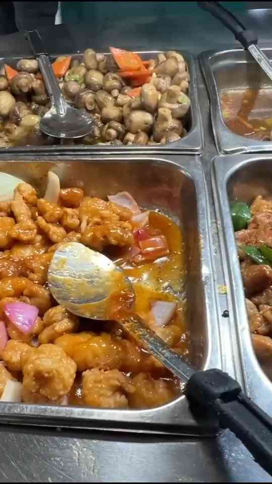 Feast your way through Buffet Asia on this seafood food tour